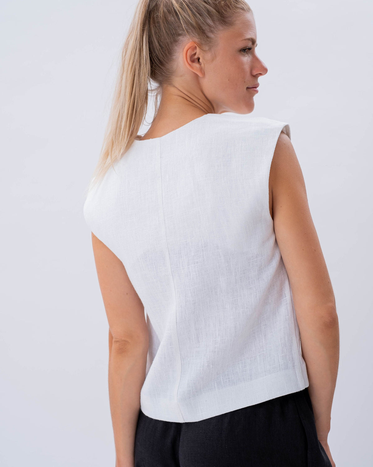 Minimalistic Linen Vest Lena White